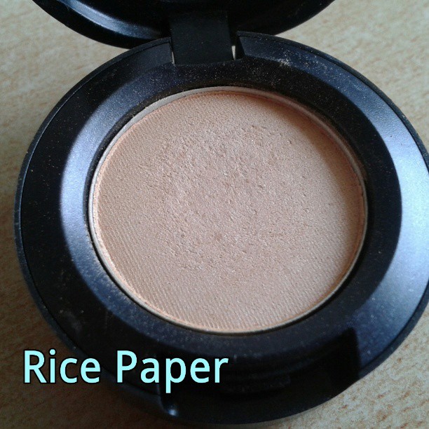 REVIEW:Mac eye-shadow in RICE PAPER and EXPENSIVE PINK.