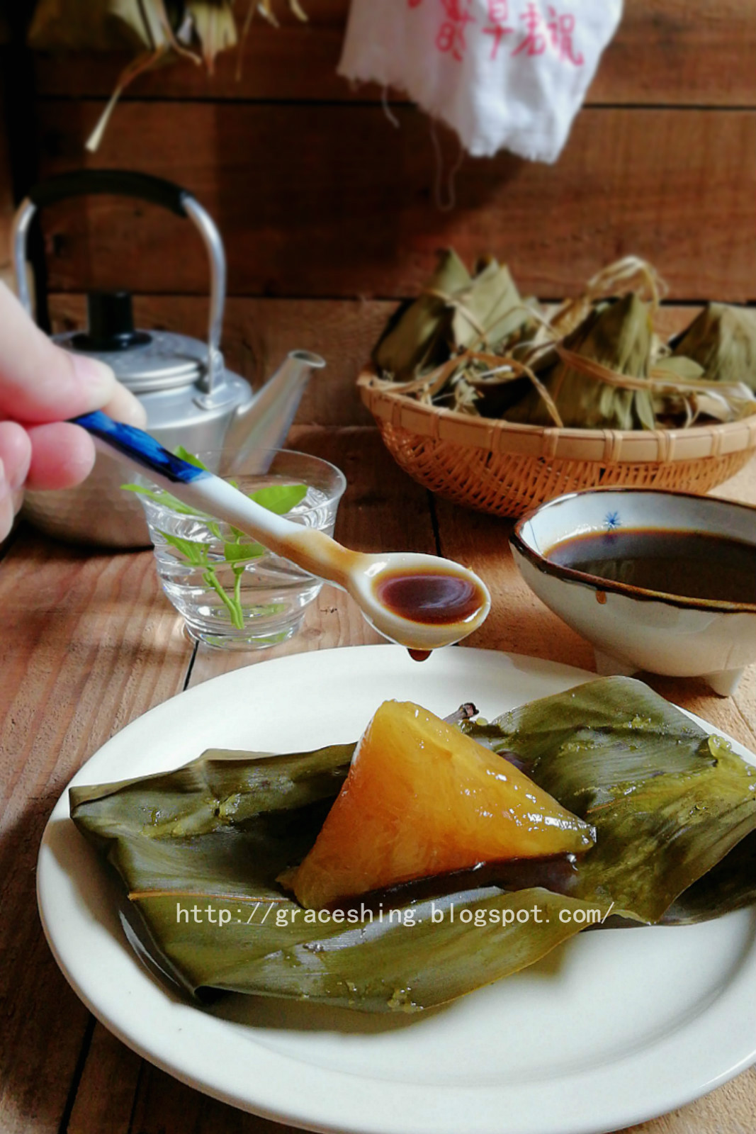 Grace's Blog 欣语心情: 碱水粽 Alkaline Rice Dumplings (Kee Chang)