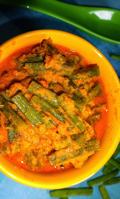 Veg Indian Good Food Recipes..: Gavar Aloo Coconut Curry (Cluster Beans ...