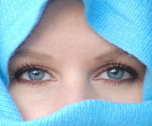 Mata Biru ~ Pelangi Kehidupan