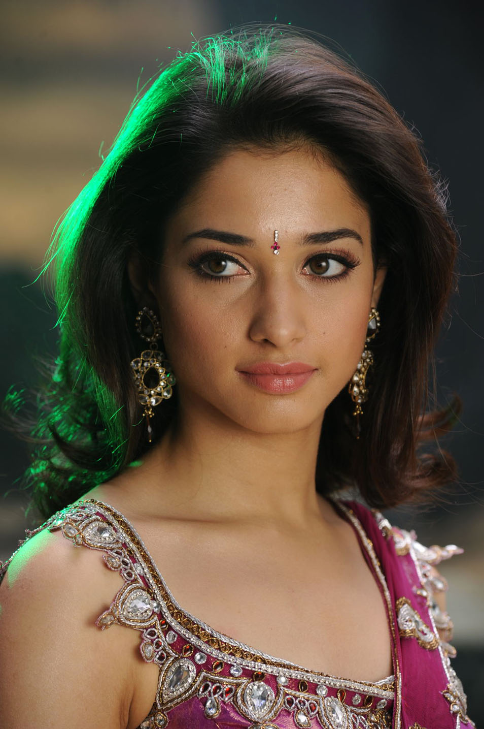 Tamanna Hot Photo Stills In Badrinath Movie | Tamnna Hot Photos Gallery ...