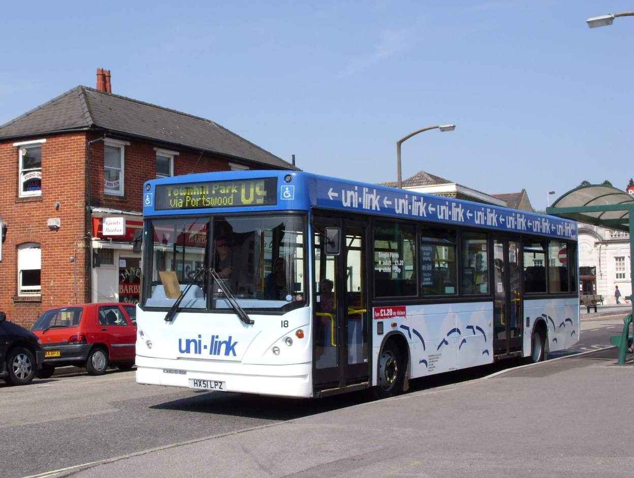 Southern England Bus Scene: Sunday Lost Scenes - 26th February