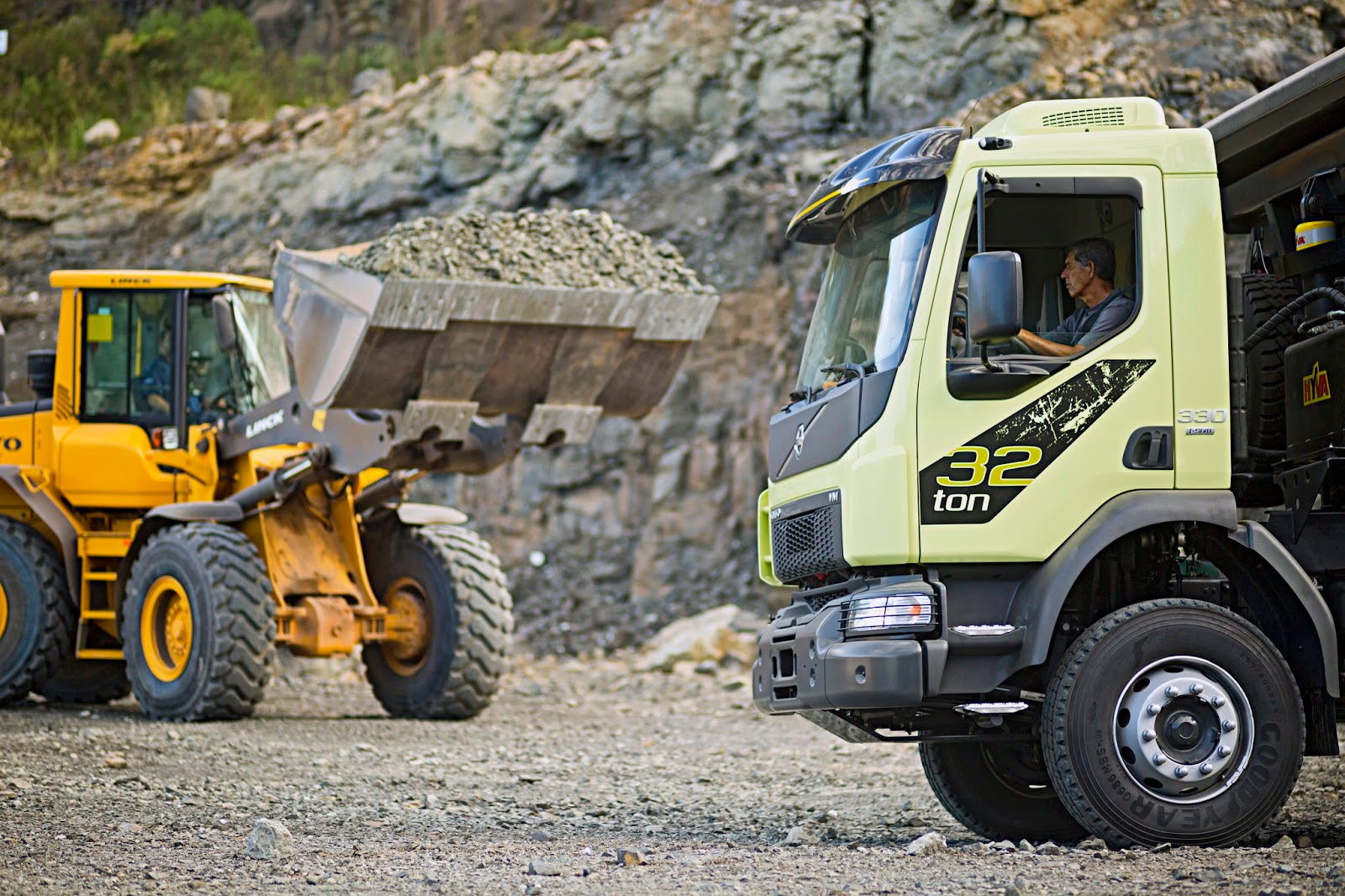 ConcettoMotors: Volvo lança novo VM com PBT de 32 toneladas, voltado ...