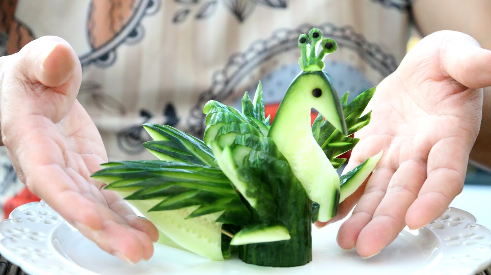 Josephine's Recipes: Cucumber Peacock - Vegetable Carving Garnish ...