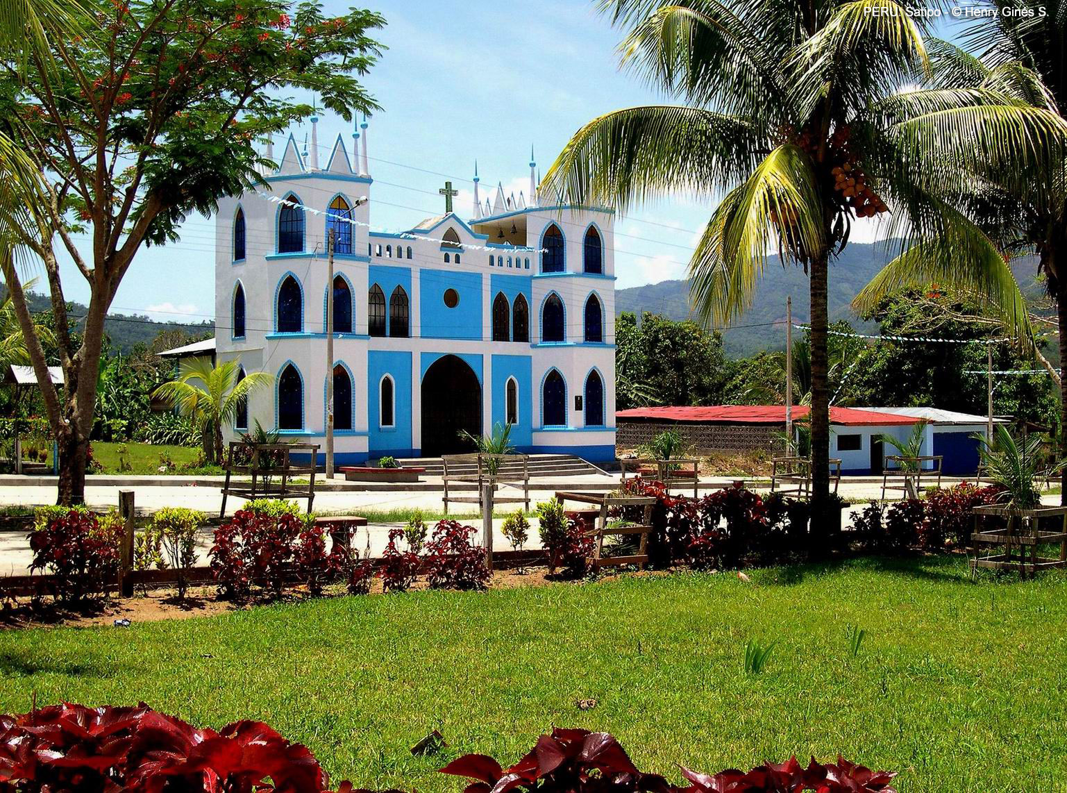 COMENTARIO AL DÍA: SEMANA SANTA POR SATIPO - JUNÍN - PERÚ