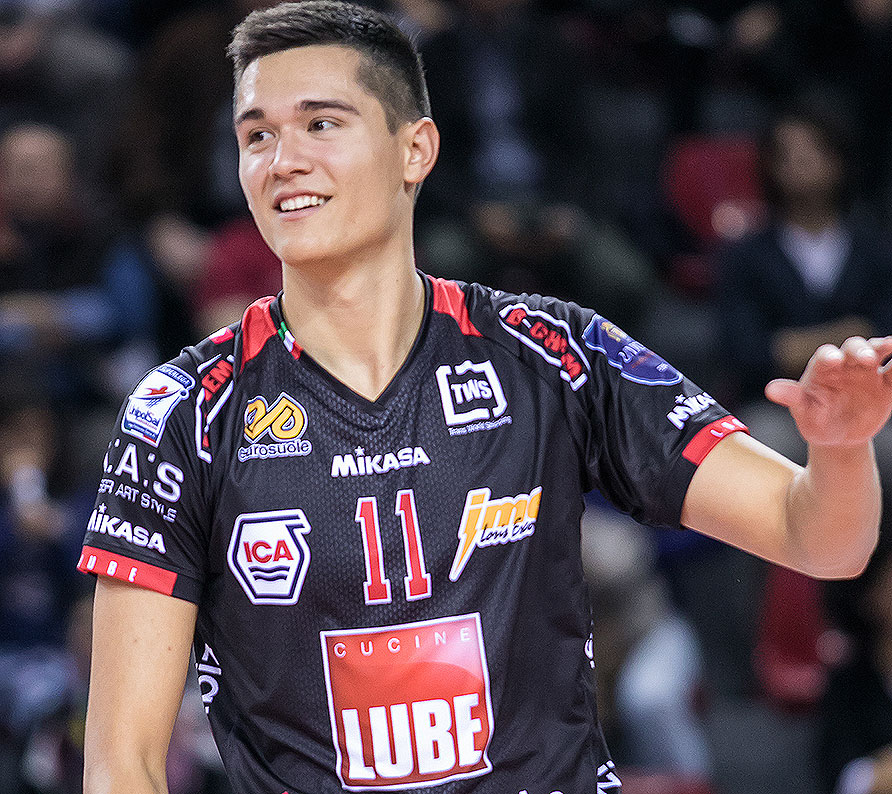 "Rozdarta miłość". | Jenia Grebennikov, Micah Christenson i Thomas ...