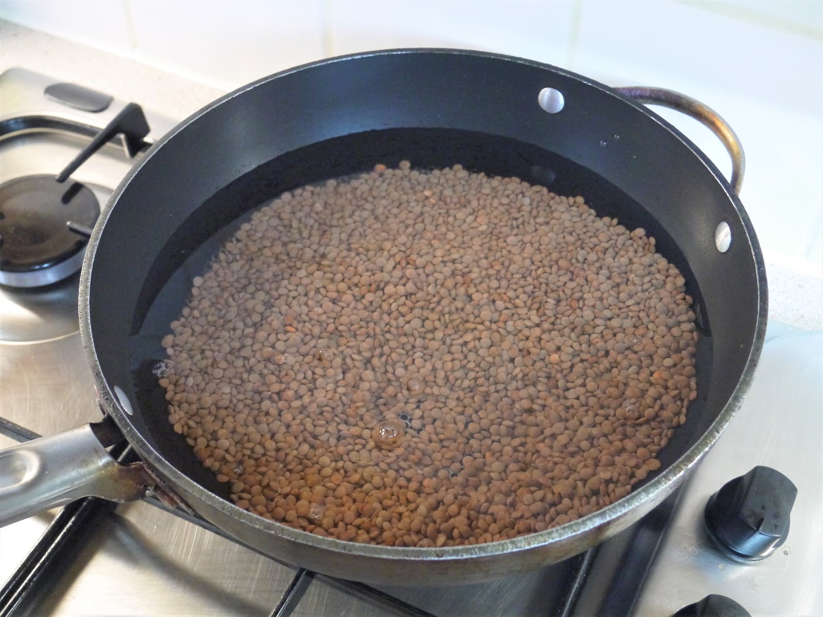 This Muslim Girl Bakes: Brown Daal.