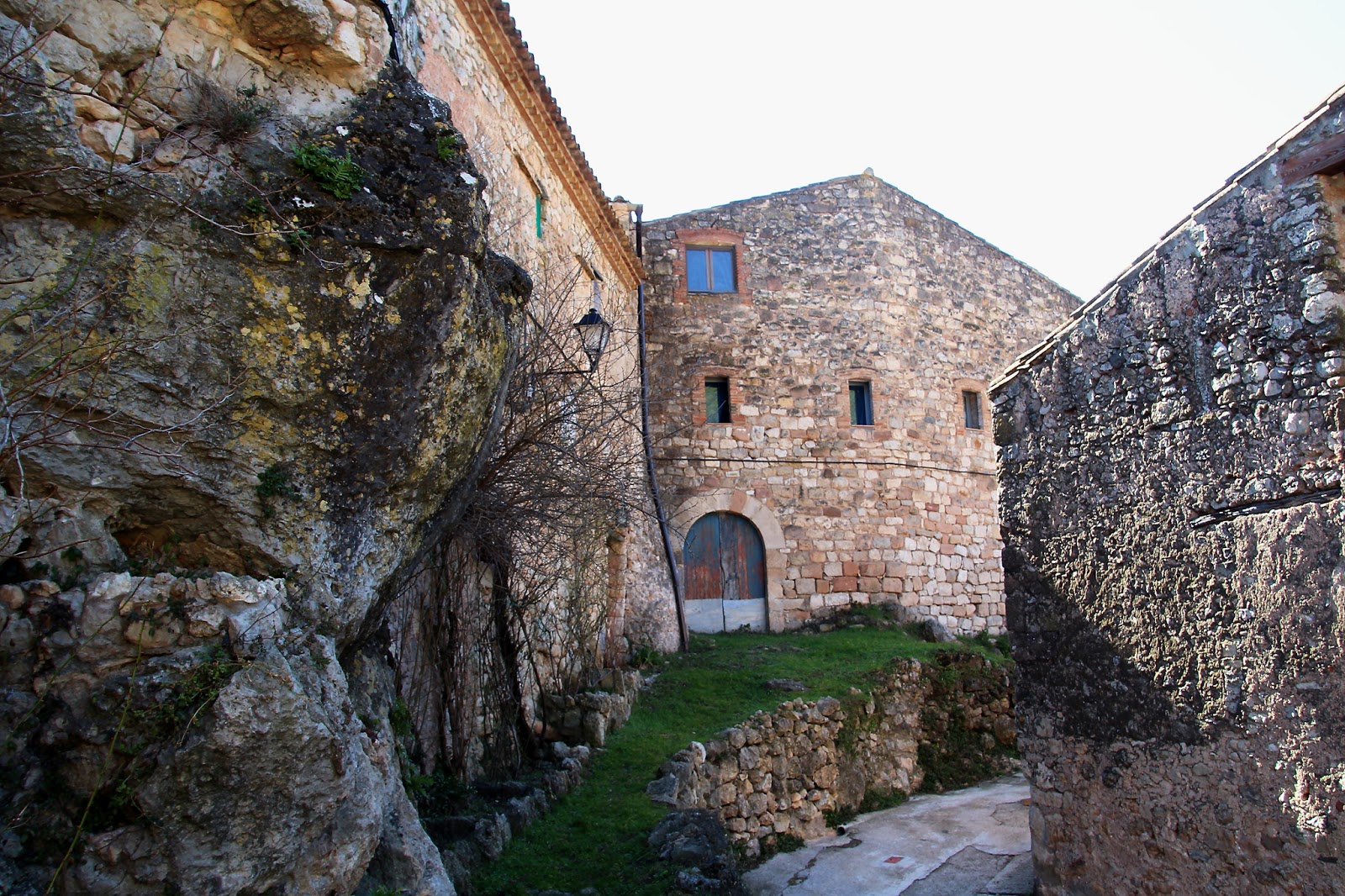 Ruta por Prades, Ermita L'Abellera y Roca Foradada - Rutas Mar & Mon