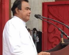 Dimo sheds tears on Kandy stage pleading not to break the party