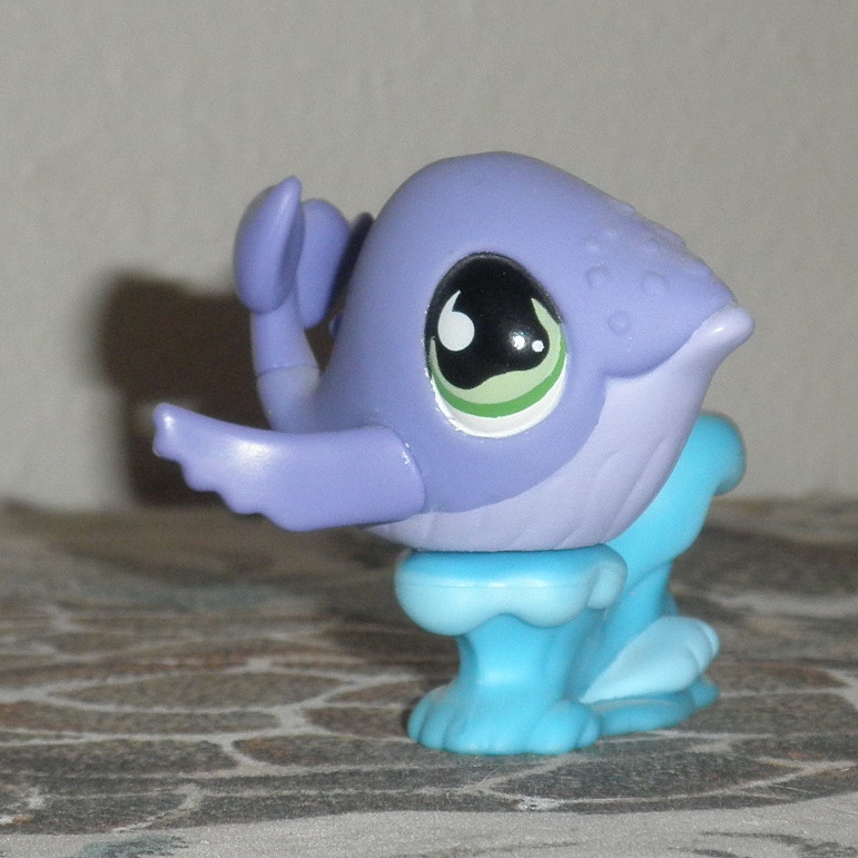 Collectomania: LPS Whales