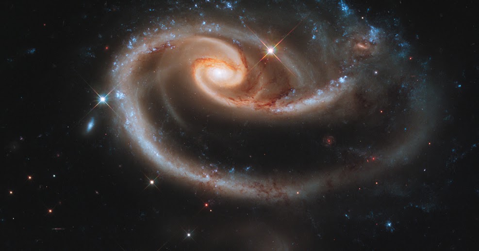 ARP 273, una fusión de galaxias.