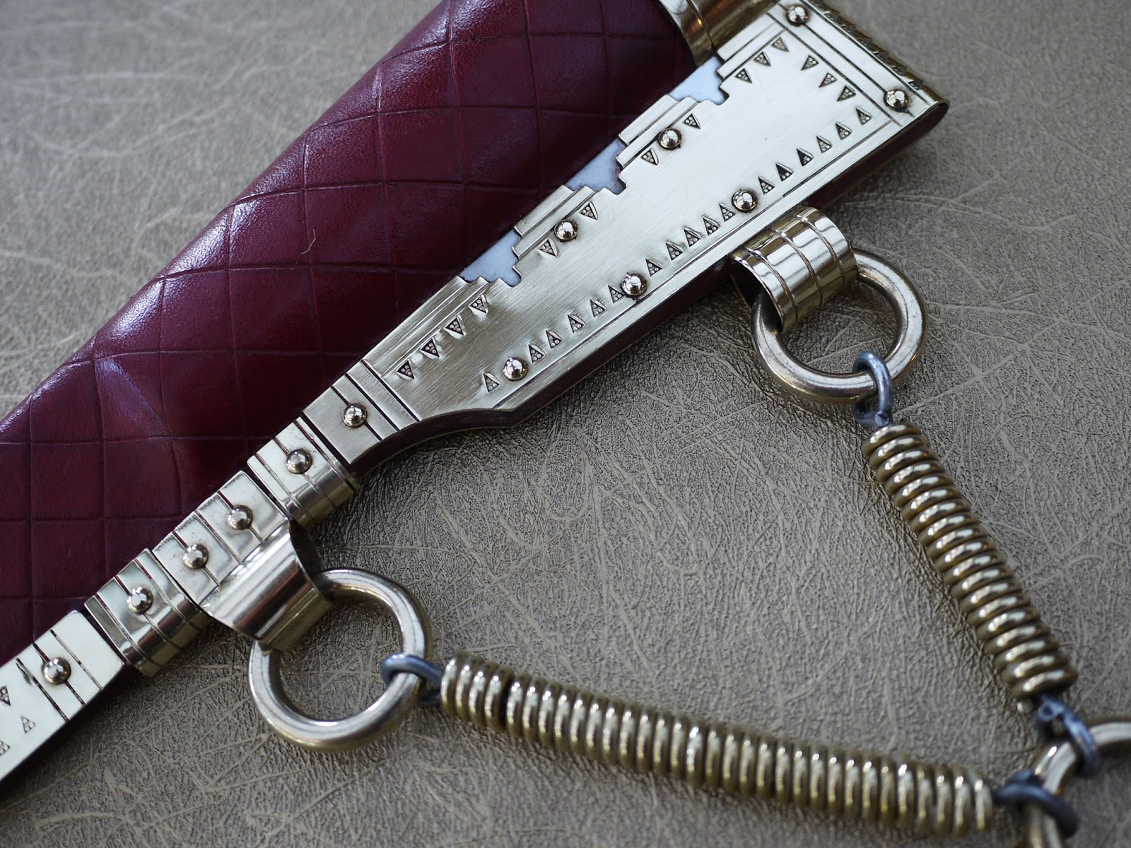 Audhumbla: Gotland style viking knife with sheath.