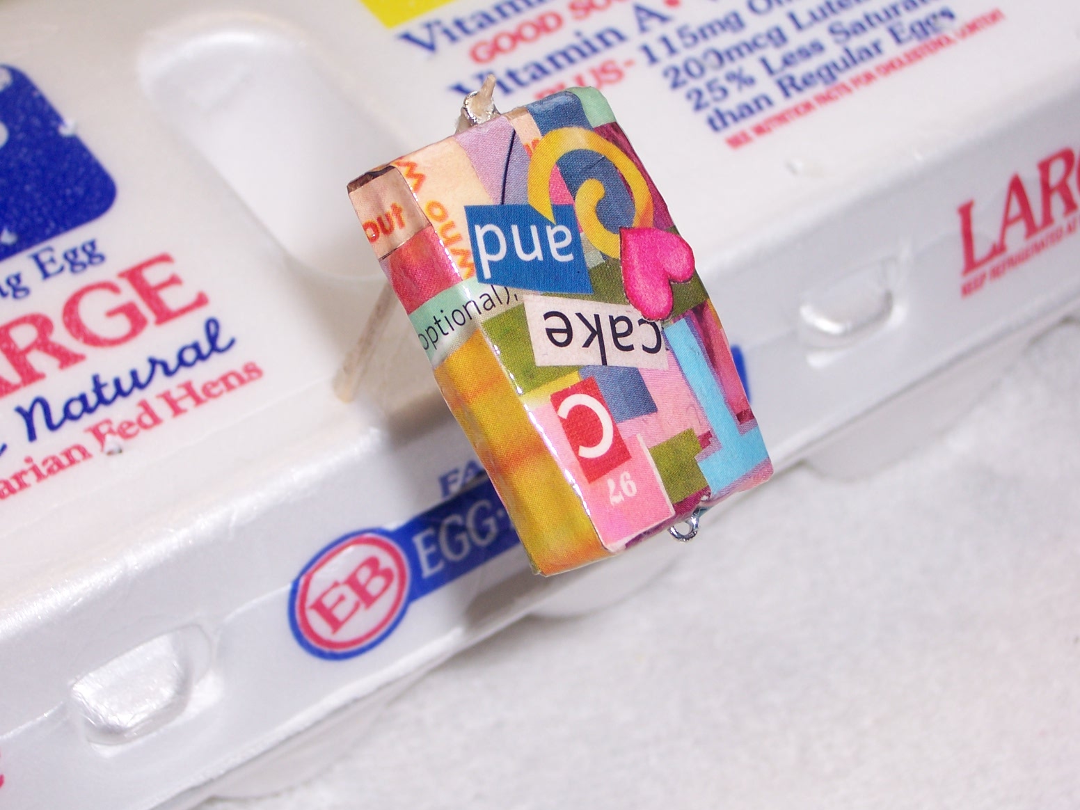 annemadethis: Recycled Paper Pendants