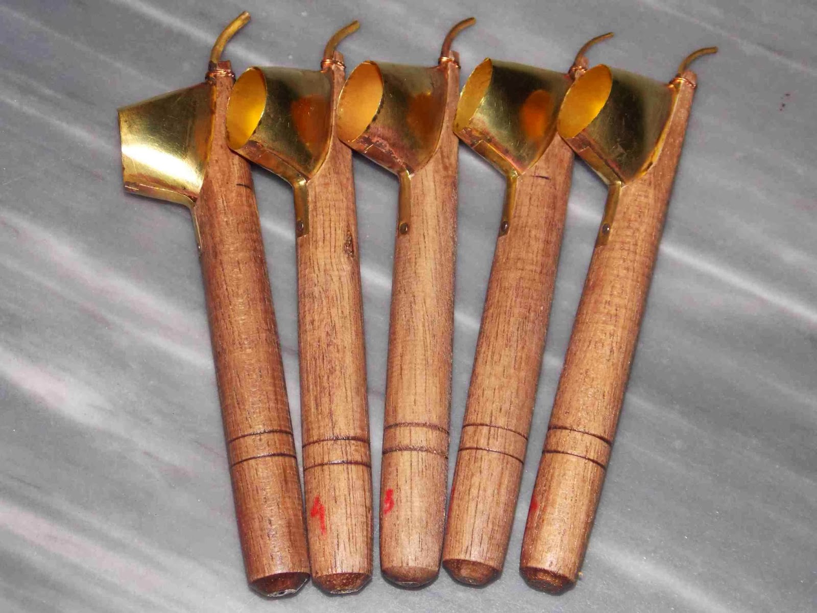 antike agung: 5 canting kuningan