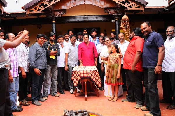 TamiL MoviE RoaminG: Prakash Raj Birthday Celebration Photos Stills ...