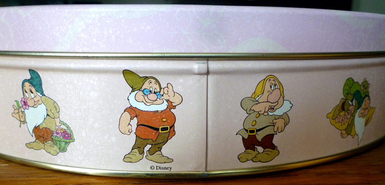 Filmic Light - Snow White Archive: Large Round Snow White Tin