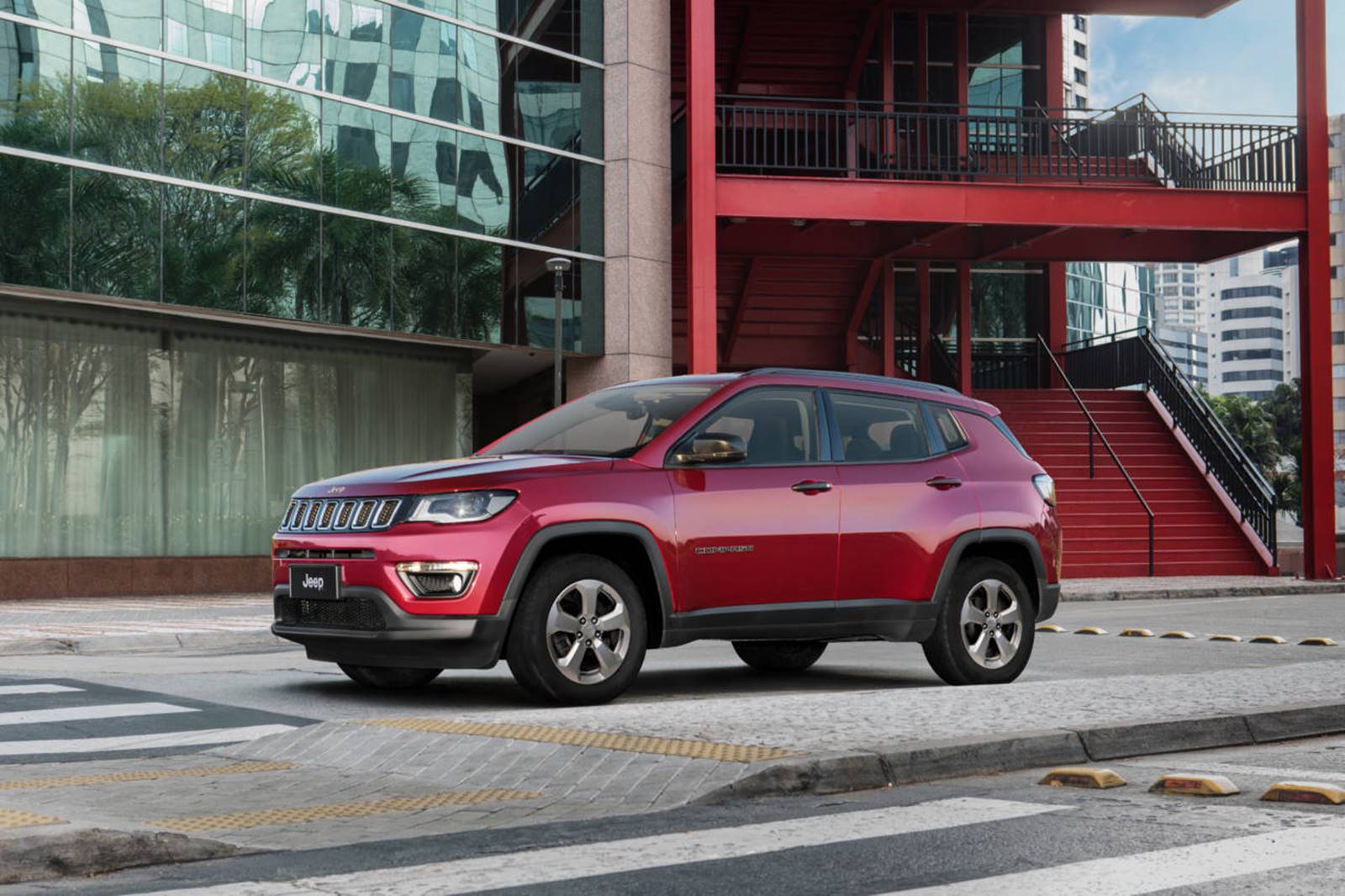 Jeep Compass 2017: primeiras fotos e informações oficiais