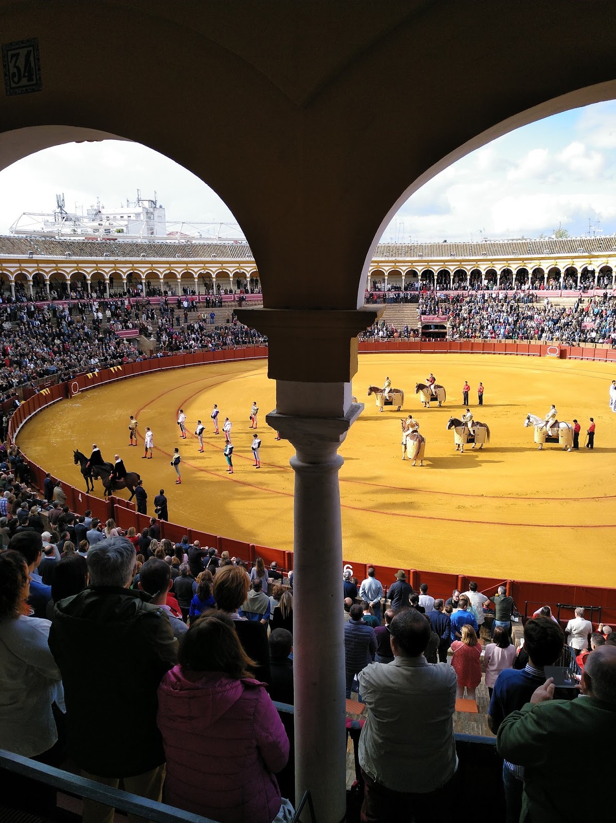 TOROS EN SEVILLA: QUÉ HERMOSO -Y DIFÍCIL- ES VER TOREAR DESPACIO.