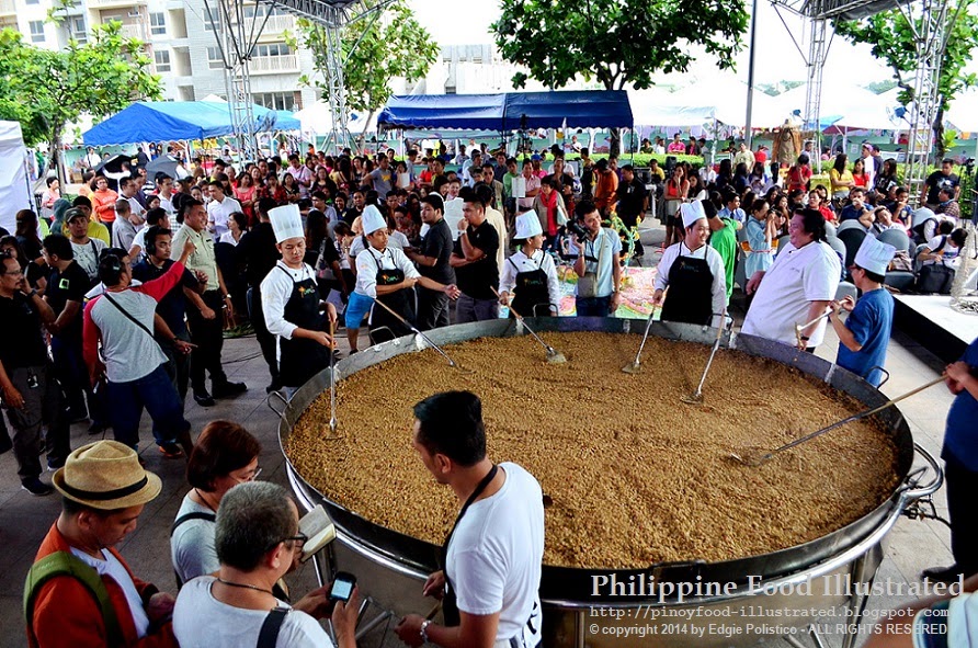 Philippines Illustrated : Giant pork sisig featured in the opening of ...