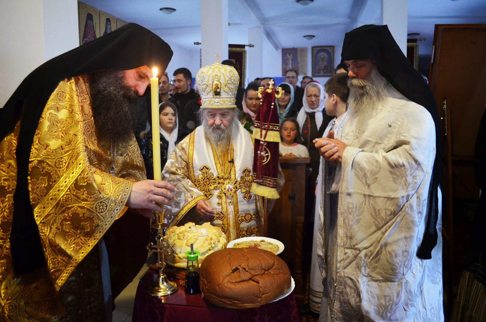 Ομολογία: ΠΡΟΣΟΧΗ ΠΡΟΣΟΧΗ. Ο π. Ευθύμιος δεν κοινωνεί όσους κοινωνούν ...