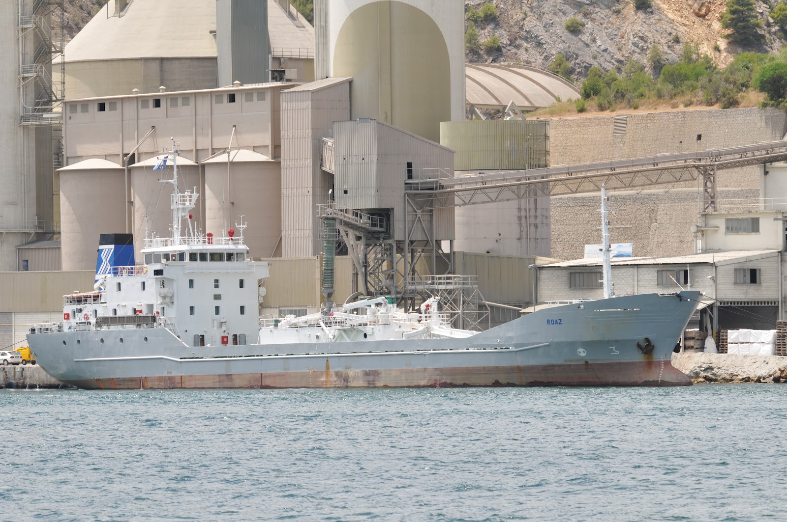 SHIPS & THE SEA - BLOGUE dos NAVIOS e do MAR: Cimenteiro ROAZ