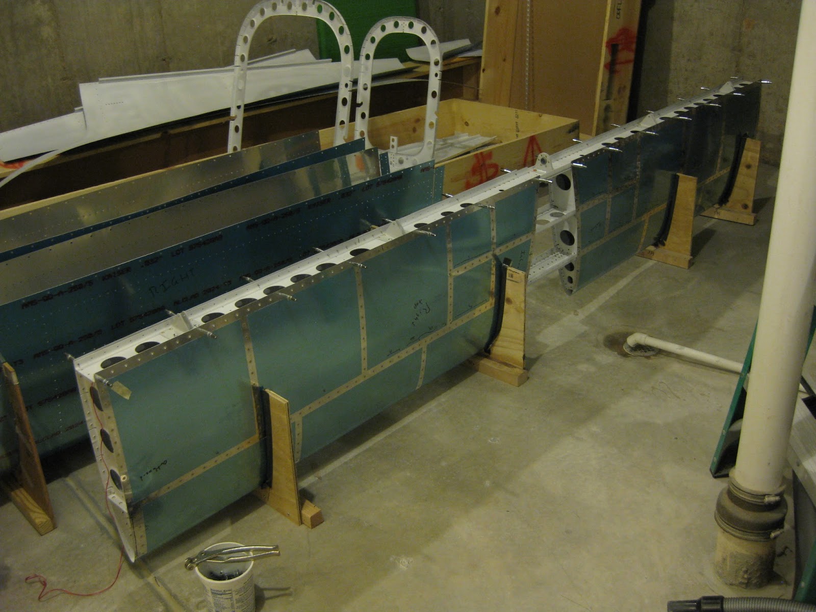 E's Van's RV-14A: Empennage: Horizontal stabilizer. Ribs and front spar ...