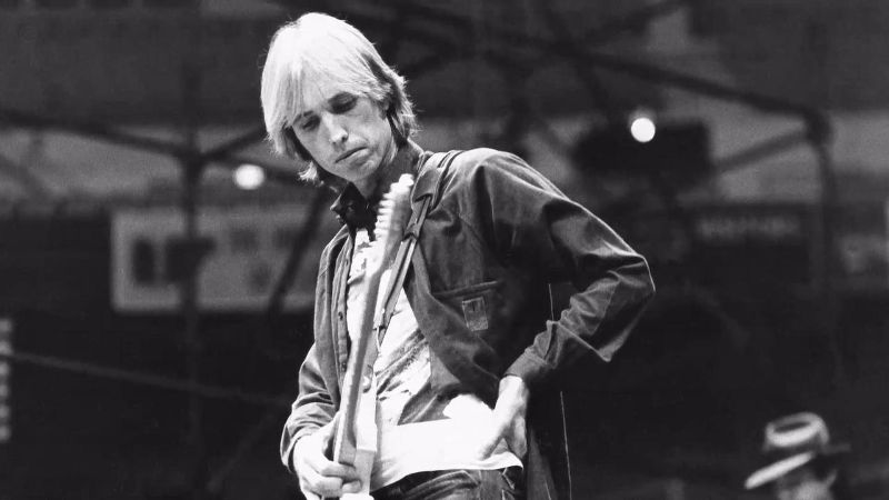 Rest In Peace Tom Petty! Here Are 20 Fascinating Photos of the Frontman ...