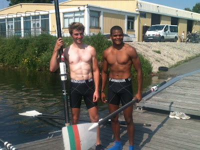 On the boat again ...: Under Armour habille le Club Aviron ESCP Europe