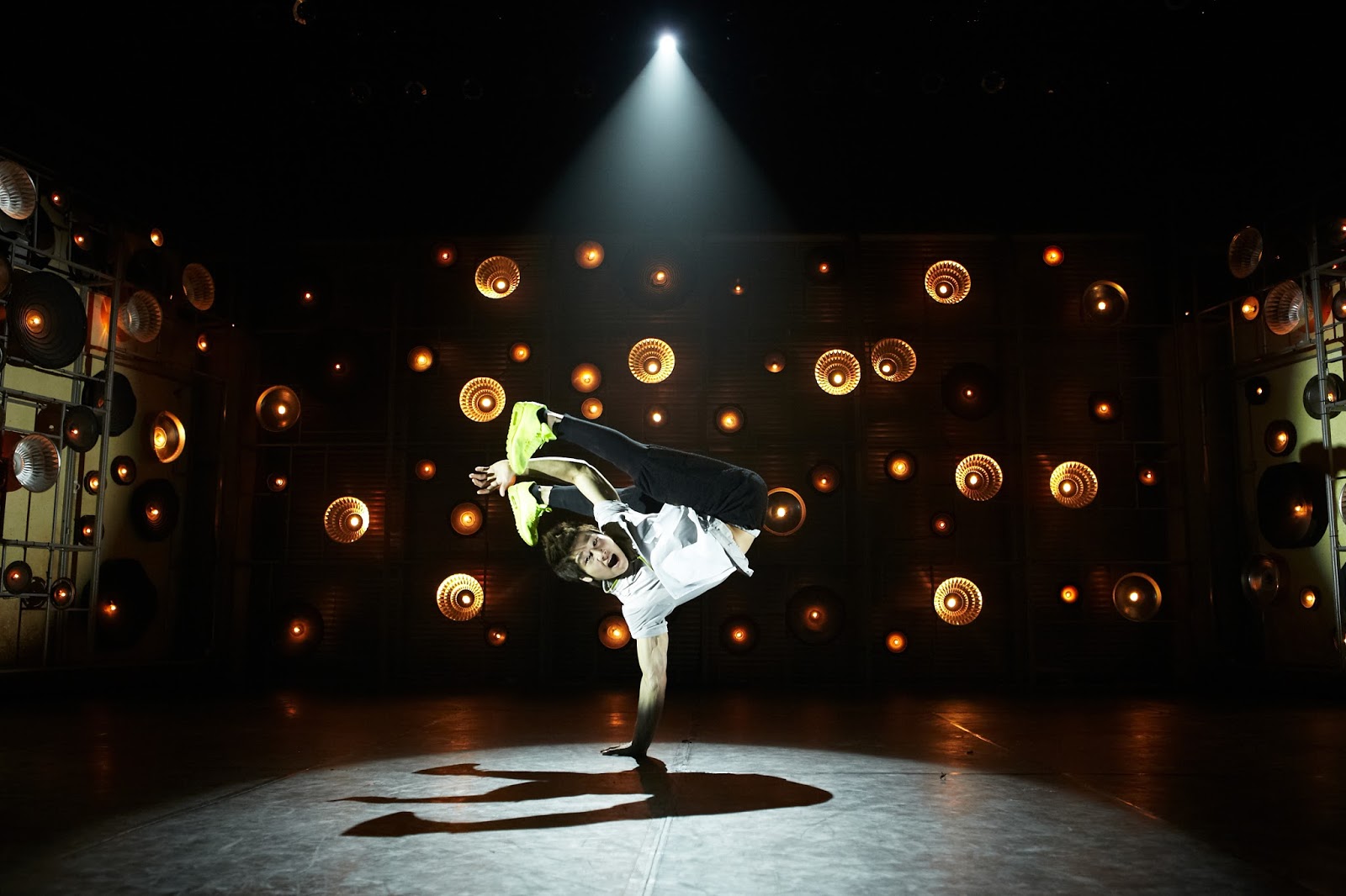 Musical ‘CHEF’ fun-packed with rich sounds and vivid visualizations ...