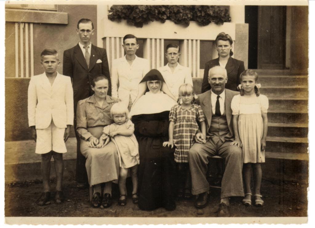 Forquilhinha, Fatos, Fotos e Histórias: Genealogia Família ARNS - 02