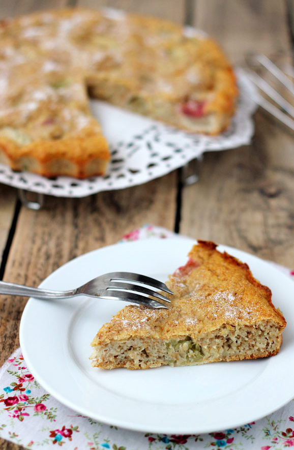 Gâteau à la Rhubarbe parfumé à l’amande