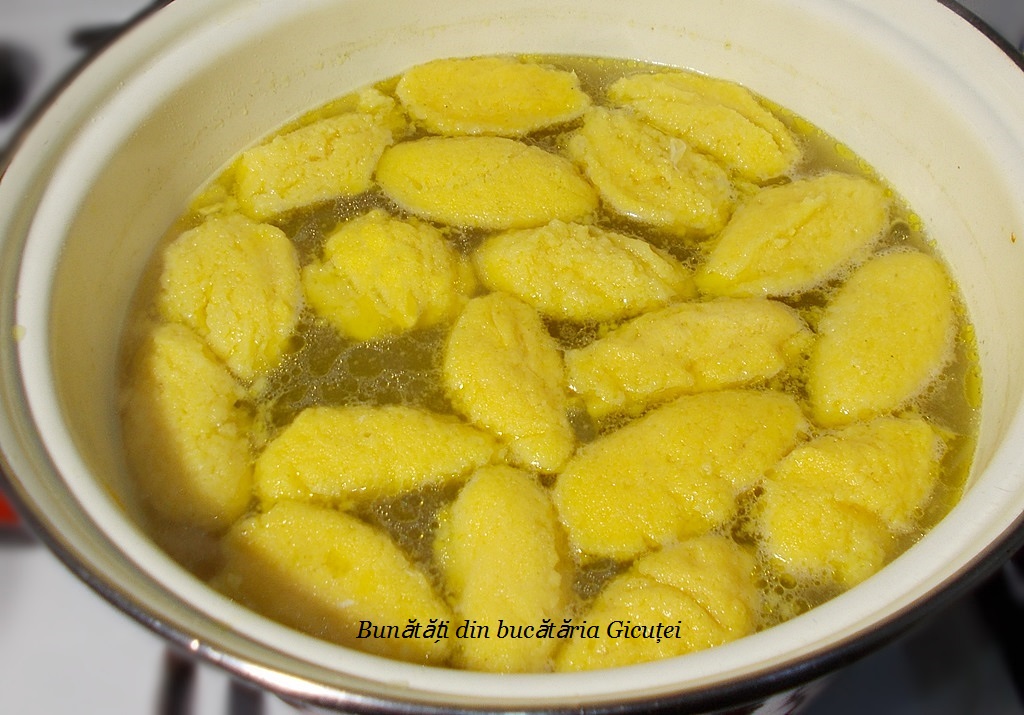 Galuste pufoase din gris - reteta rapida - Bunătăți din bucătăria Gicuței