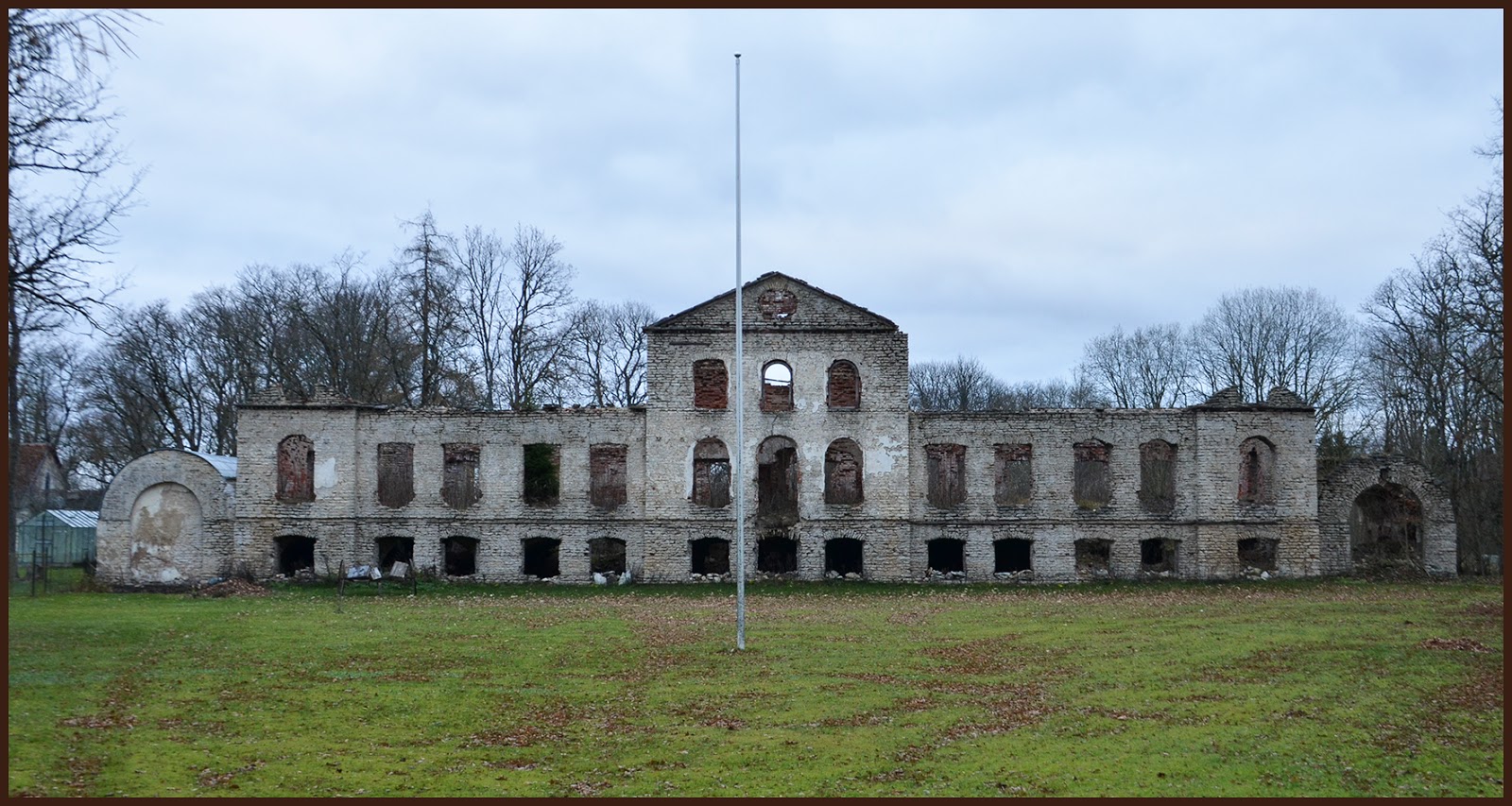 Ritassilla: Raplamaa mõisad I