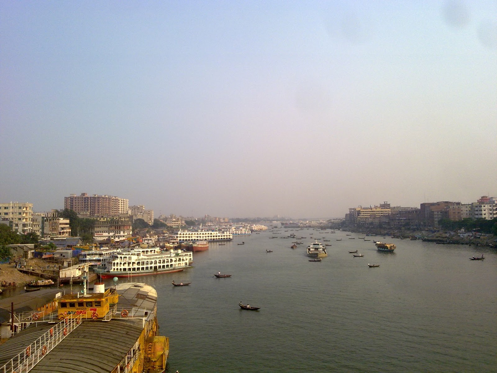 Dhaka Sadarghat Sightseeing River Tours | Tourist Guide