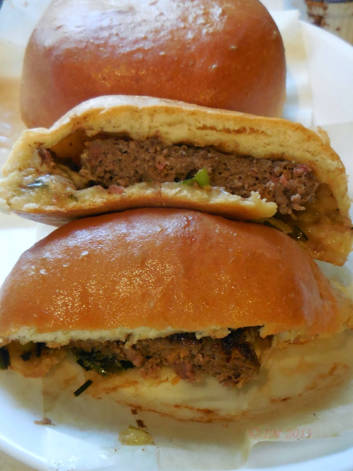 beyond foods: RoGer.. Roti isi burGer... Burger buns