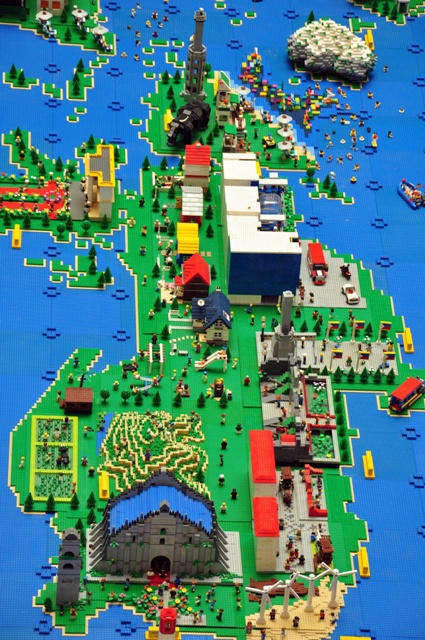 - tey's fleeting moments -: It's More Fun in the Philippines - the Lego way