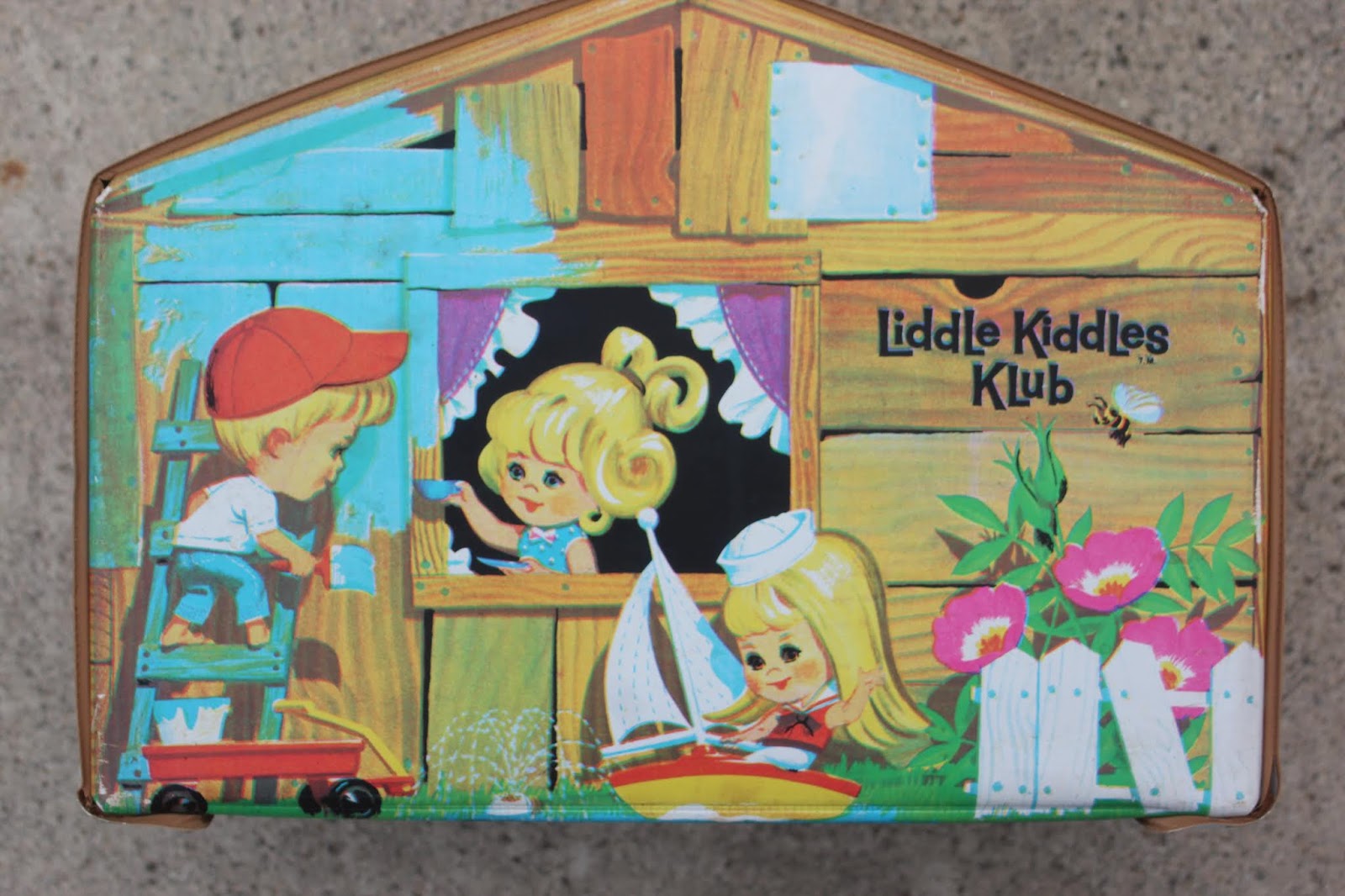 PLANET OF THE DOLLS: Exploring: The Kiddle Klub House