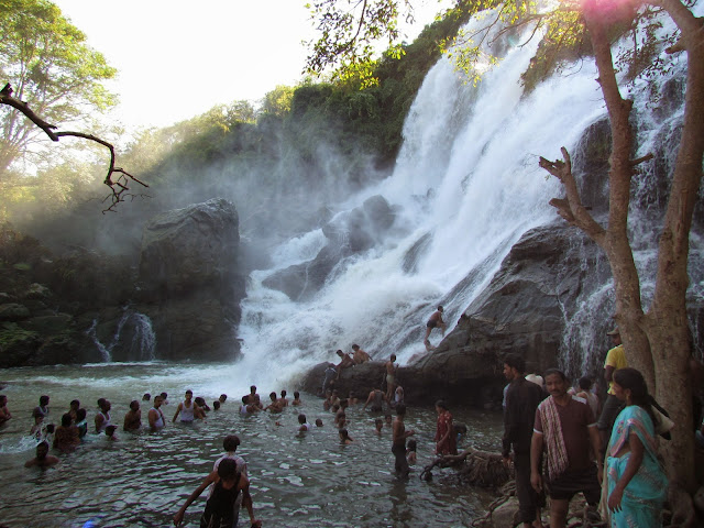 Shivanasamudra Waterfalls: Weekend Getaways ~ The Travelers World