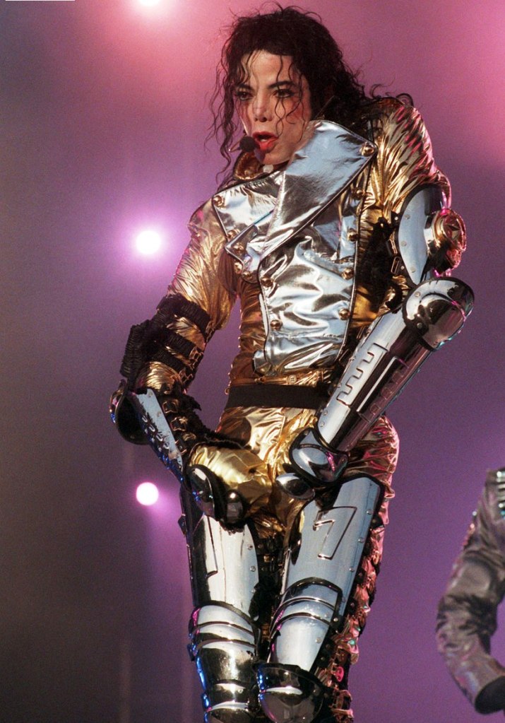 Michael Jackson Speechless: Fotos da deliciosa calça dourada :3