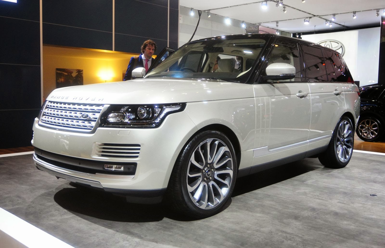 Land Rover Range Rover L405 2013 Owner's Handbook Manual