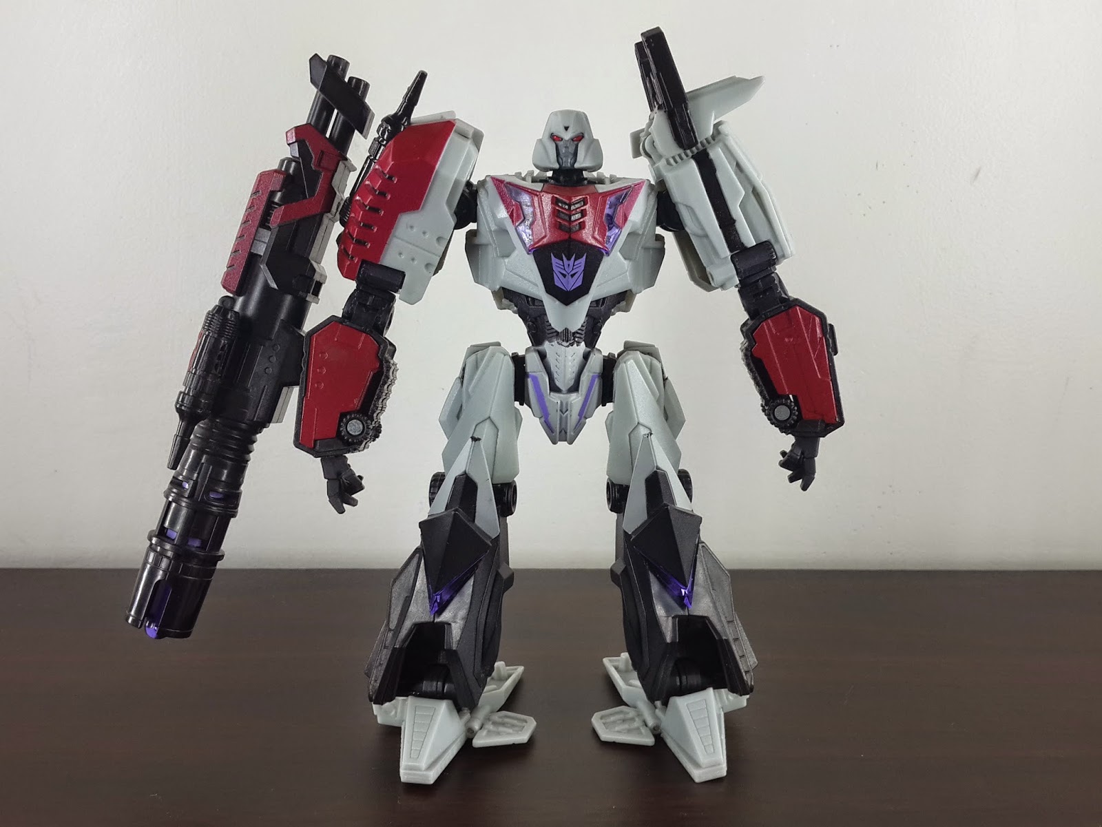 Blog Transformers.com: 1166: Generations WFC Megatron