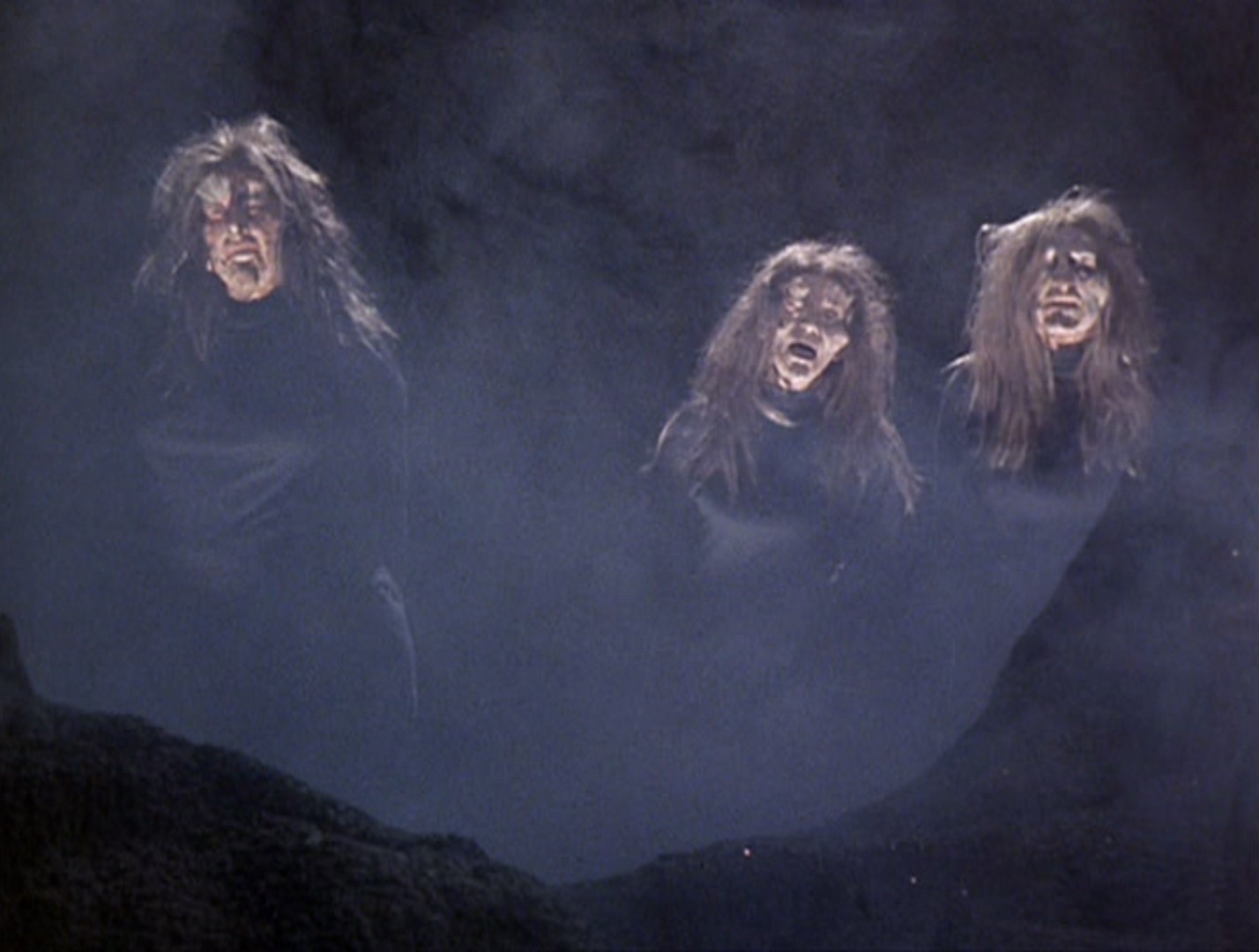 Holiday Film Reviews: Star Trek: "Catspaw"