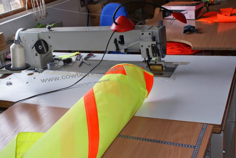 Heavy duty industrial sewing machines: 9518-30 Long arm zigzag sail ...