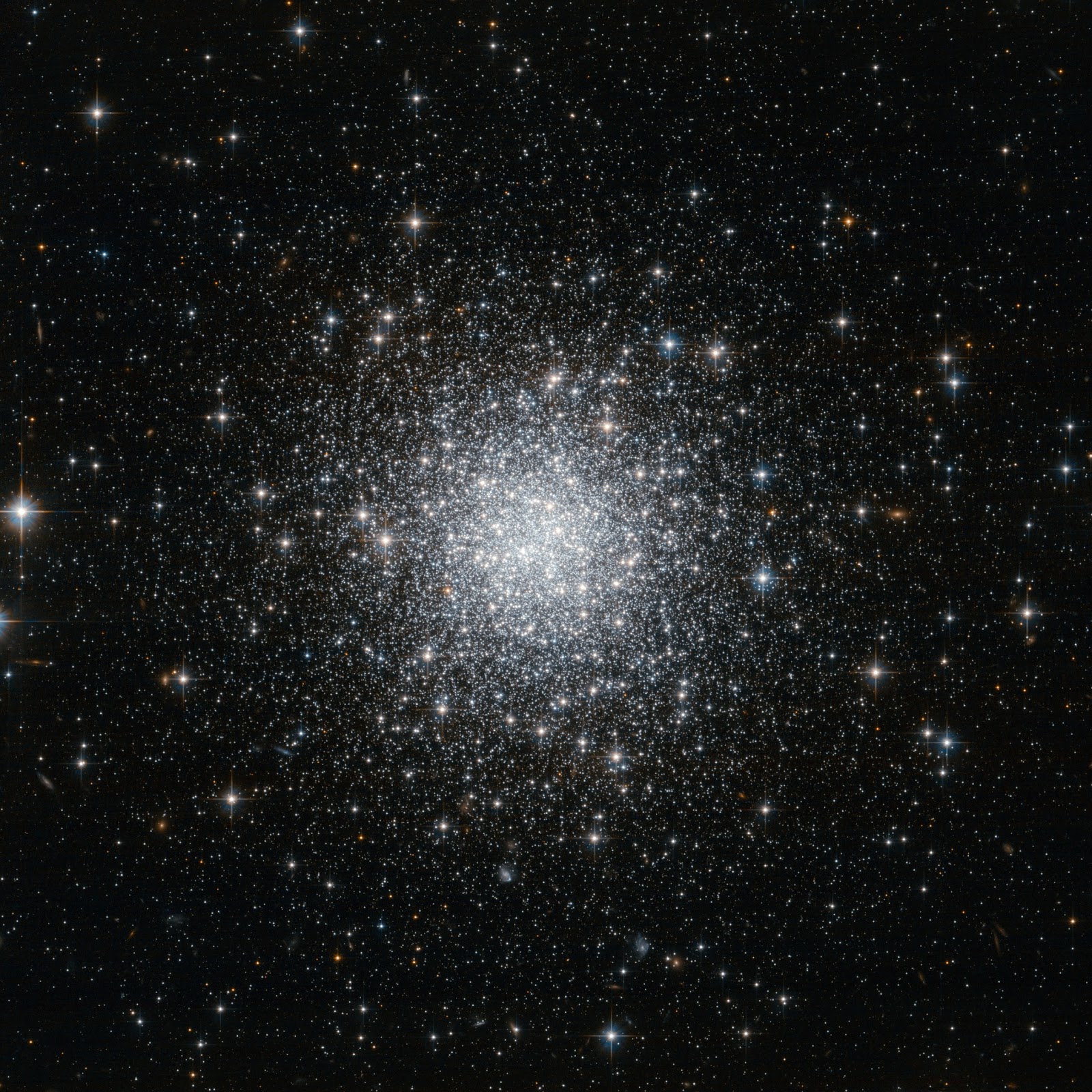 Globular Cluster NGC 7006 | Earth Blog