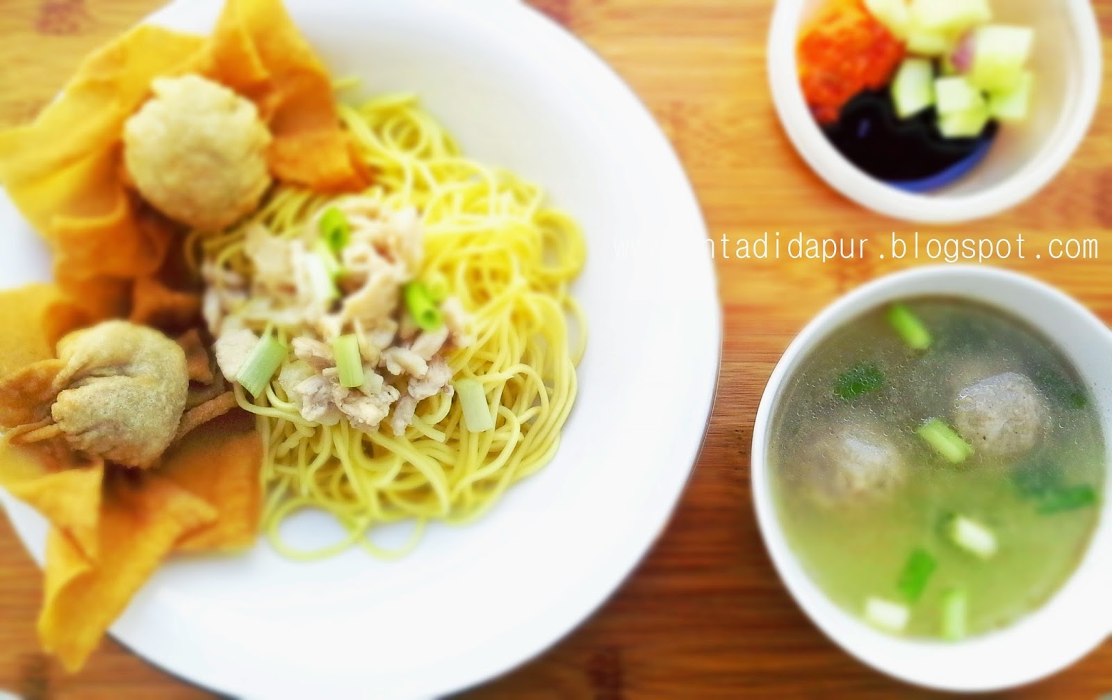 Having fun in the kitchen: Pangsit Goreng dan Bakso Ayam