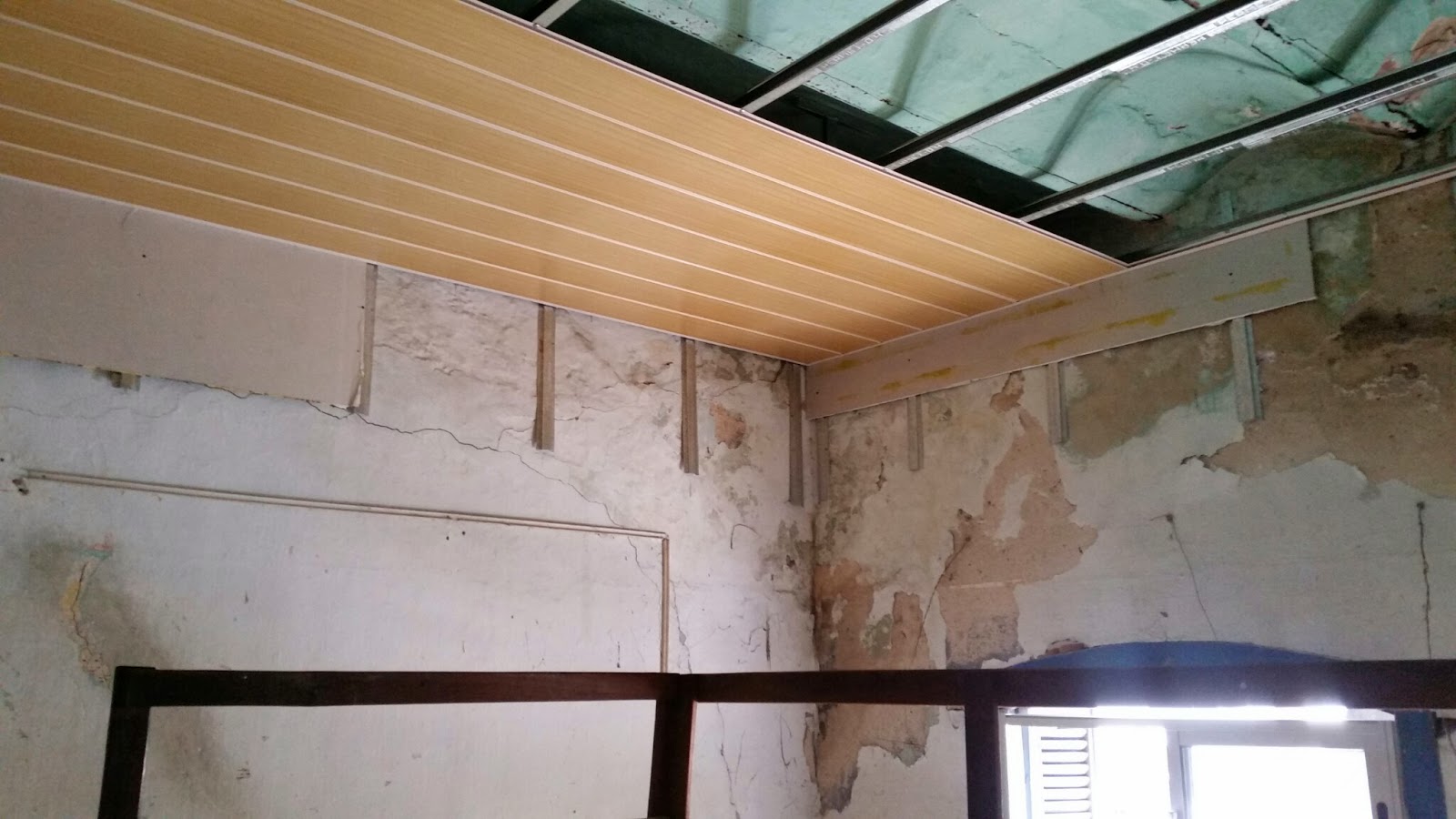 Cielorrasos en PVC - Uruguay: Cielo Raso en PVC color, Roble