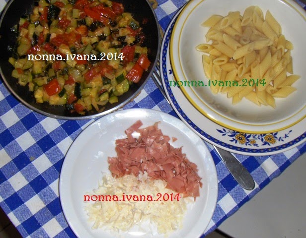 PENNE RIGATE AL RAGU' TRICOLORE...PASSANDO PER LA VIA EMILIA