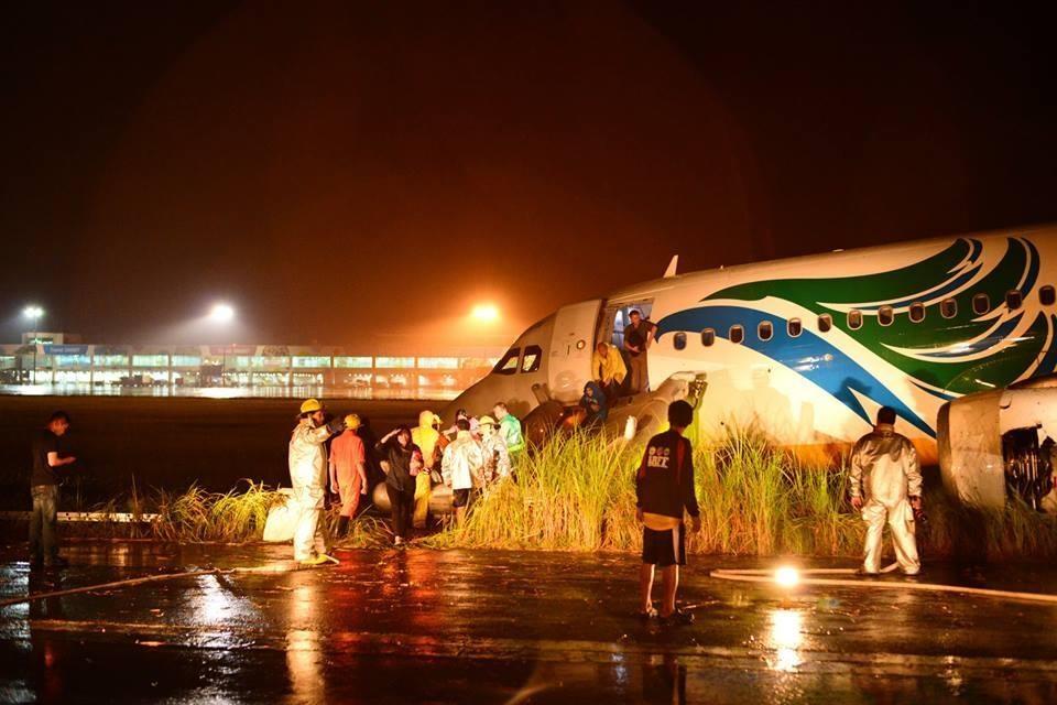 Cebu Pacific Aircraft Overshoots Runway at Davao - Philippine Flight ...