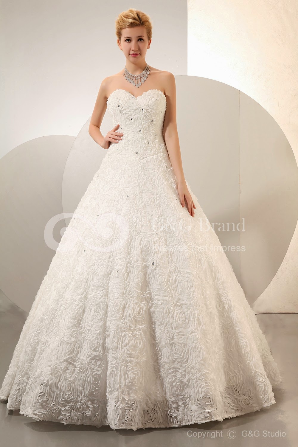 Tips: Memilih Gaun Pengantin Sesuai Bentuk Tubuh ~ D2LEVI BRIDAL - Your ...