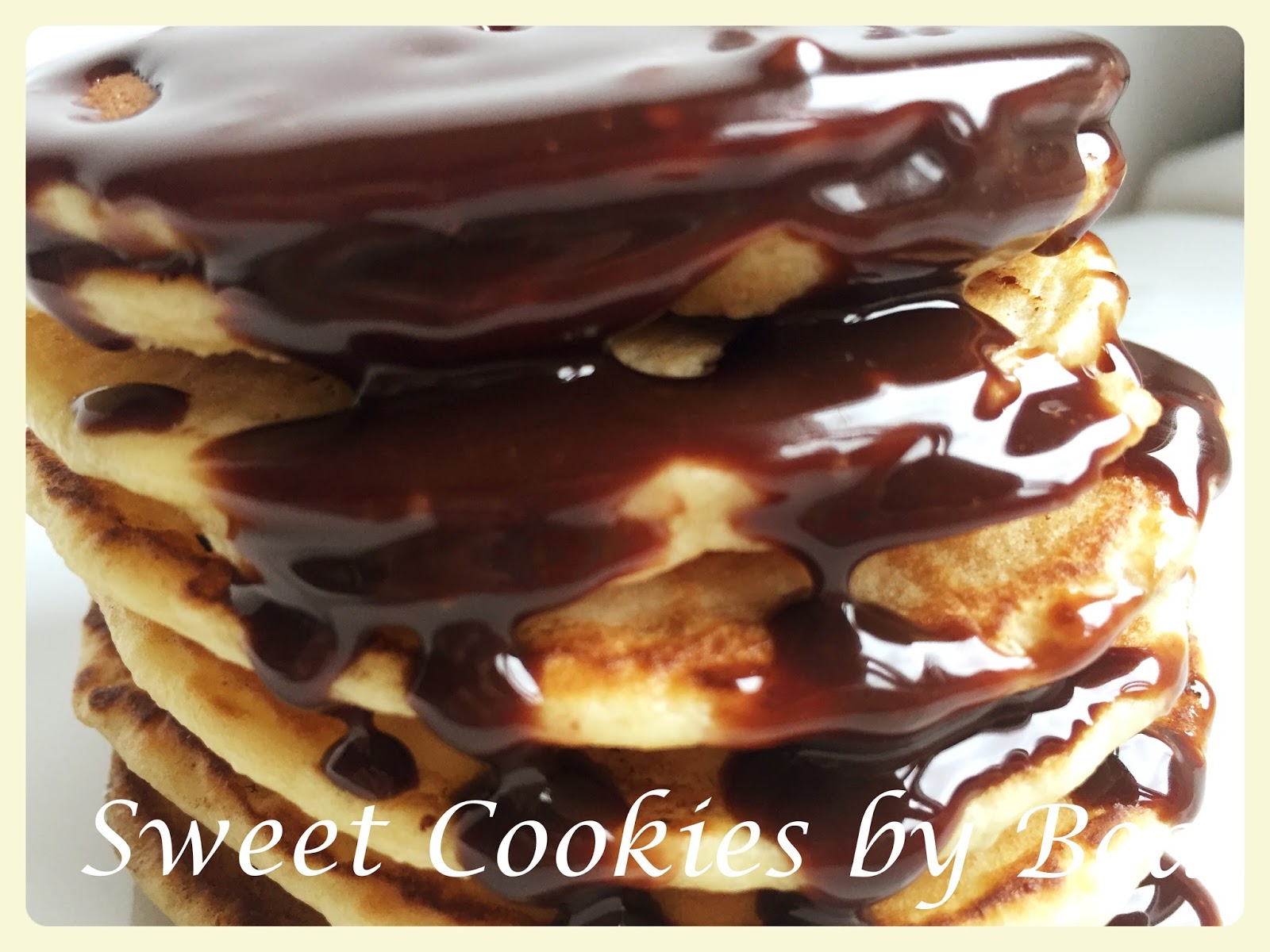 Sweet Cookies by Bea: Tortitas con chips de chocolate y sirope de Nutella